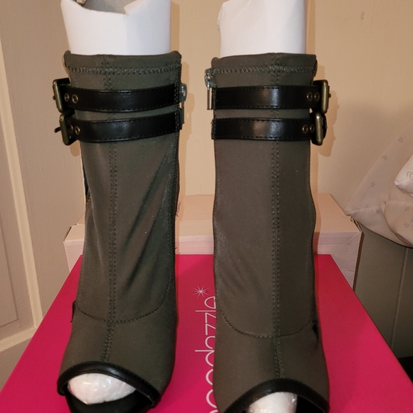 Shoe Dazzle | Shoes | Army Green Heels | Poshmark
